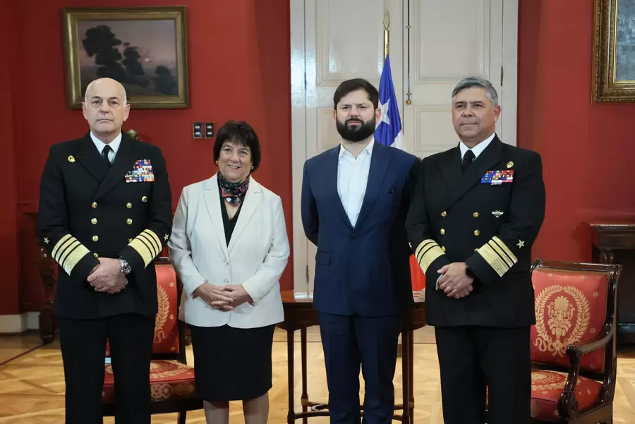 Presidente Boric designa al vicealmirante Fernando Cabrera como nuevo comandante en Jefe de la ...